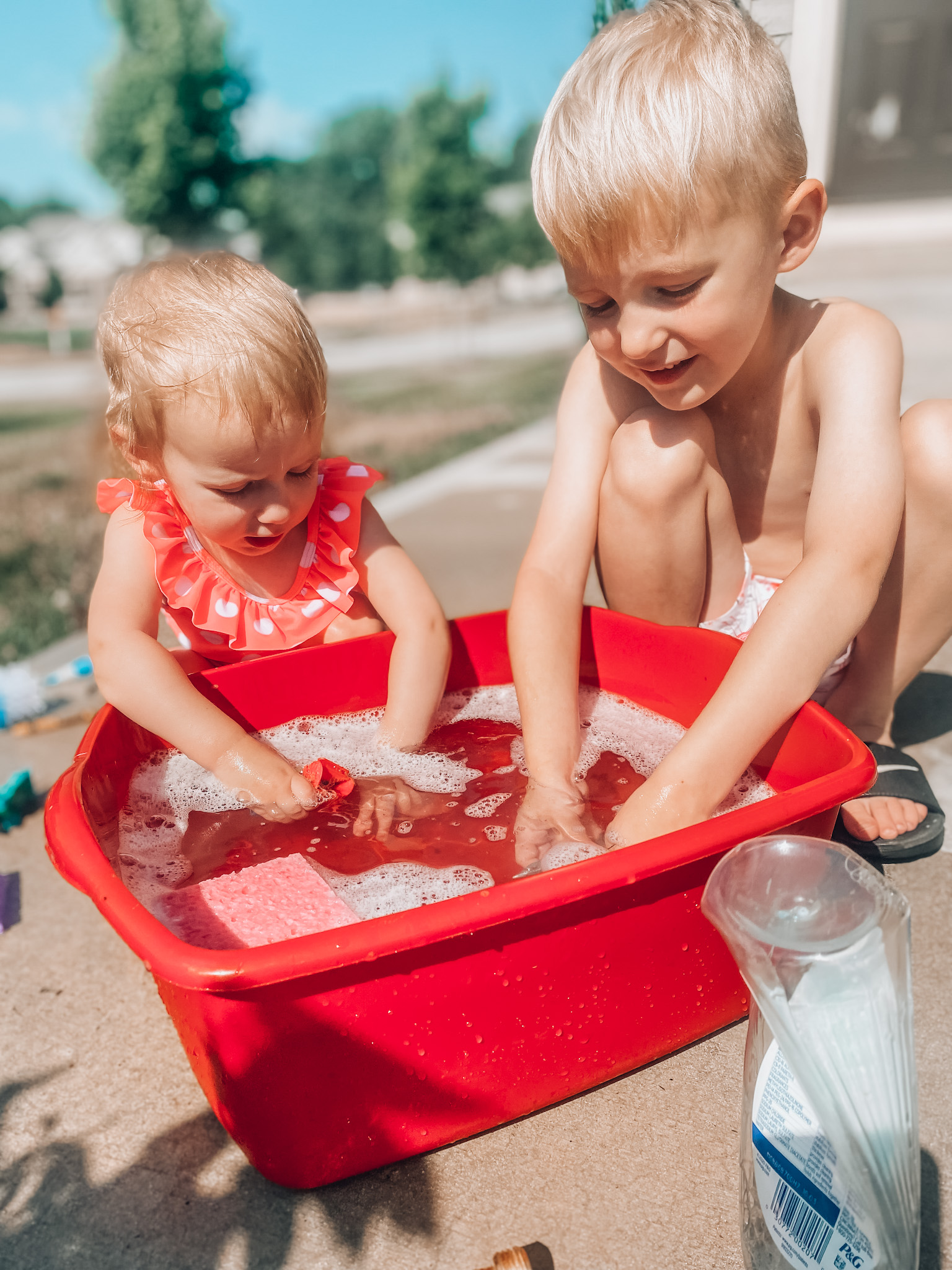 Car Wash Outdoor Kid Activity - Emily's Little Loves